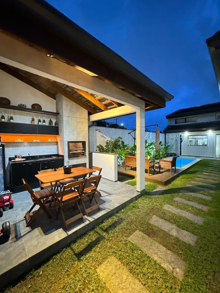 Casa De Praia Com Piscina • Ideal Para Famílias - Guaratuba