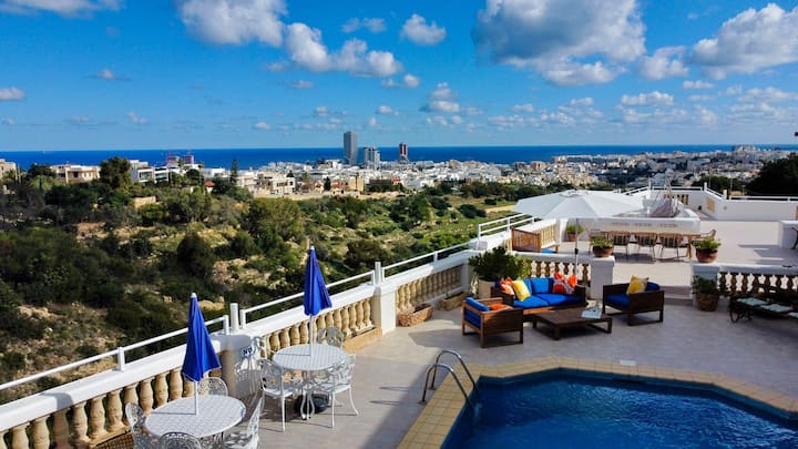 Villa Amora / City Sky Line Views / Billiards Room - Malta