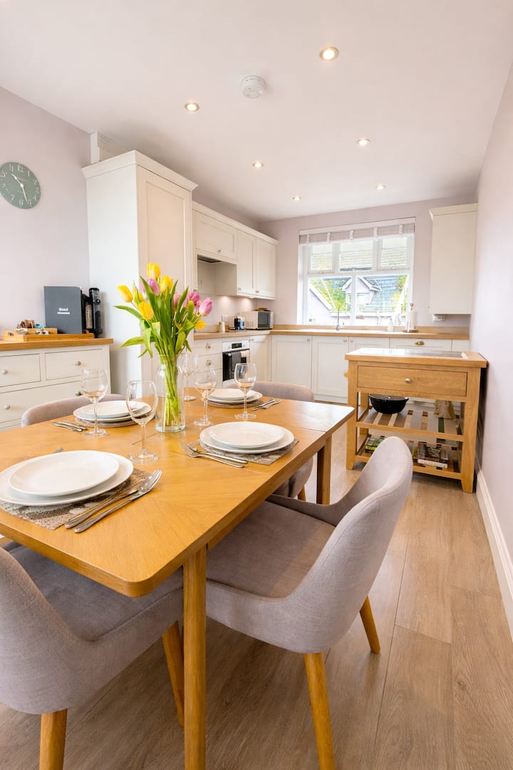 Seascape, Lyme. Sea Views & 2 Min Walk To Front - Lyme Regis