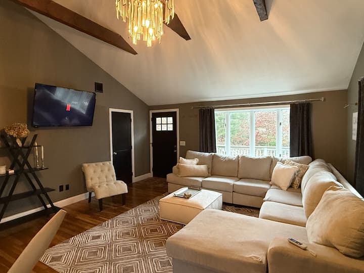 Pet Friendly Coastal Calm - Falmouth, MA