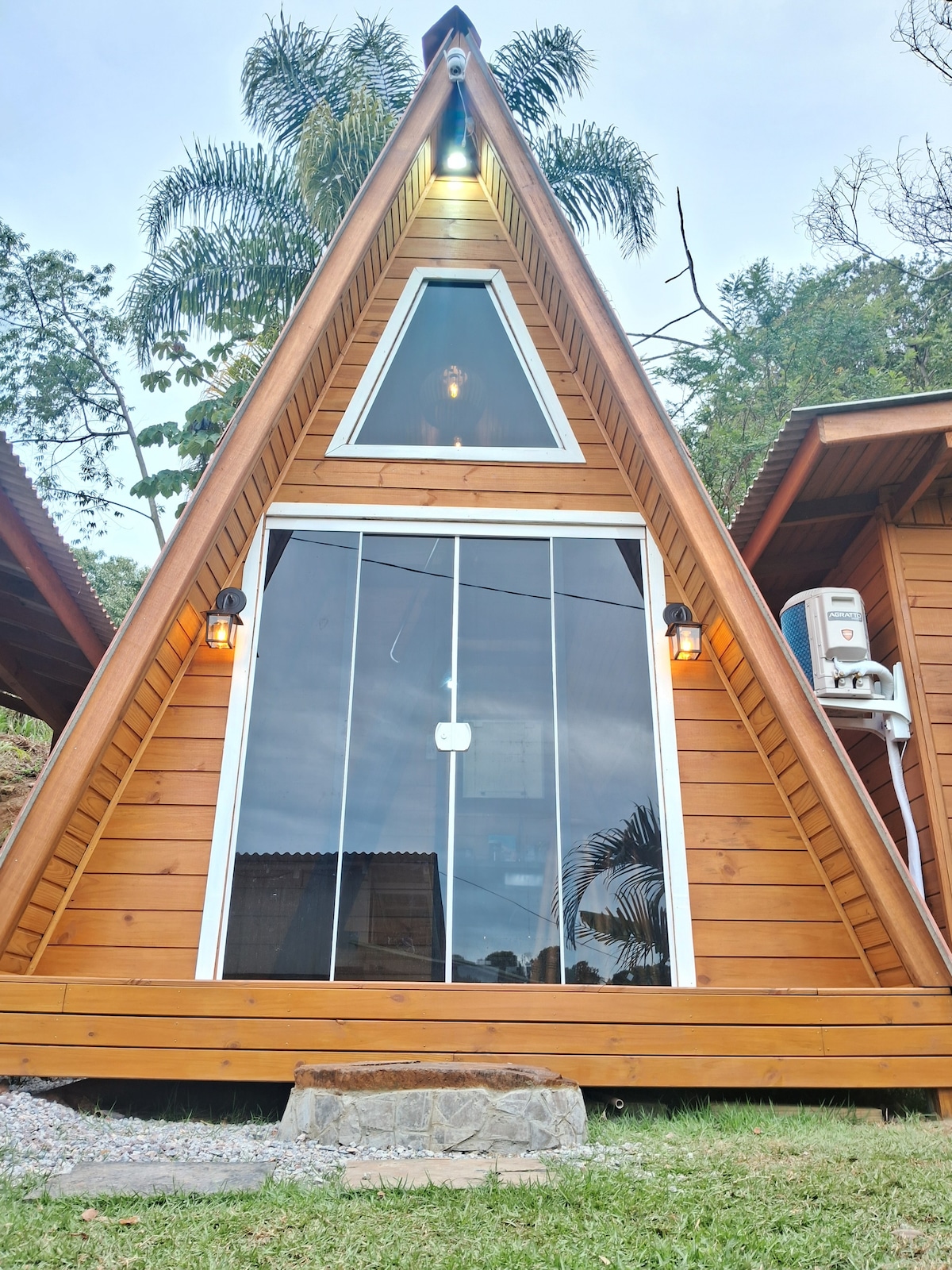 Cabaña A-Frame • Su refugio perfecto en la naturaleza - Cabañas en renta en Florianópolis, Santa ...