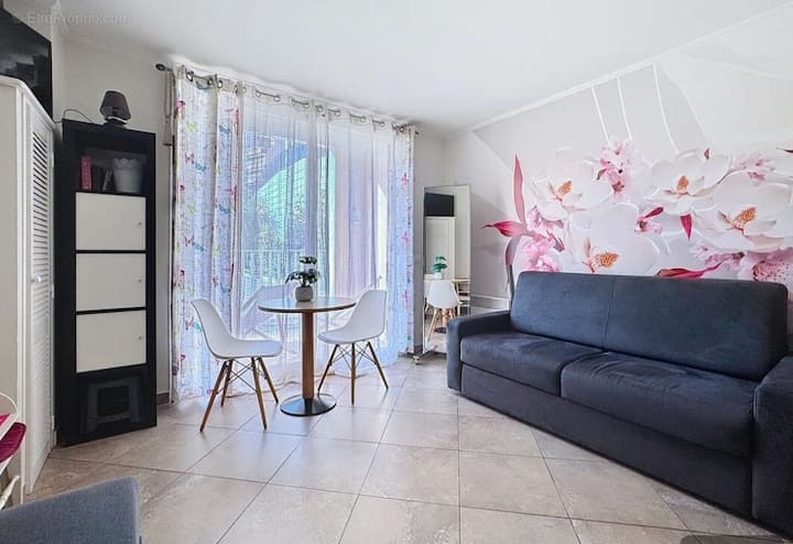 Proche De Monaco : Studio Devant Piscine - Monaco