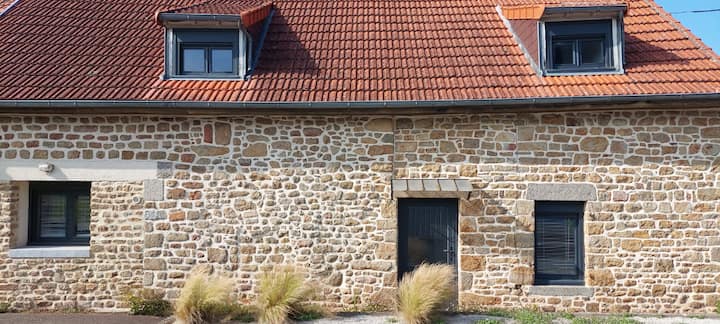 A 5 Minutes En Voiture De La Plage De Jullouville - Jullouville