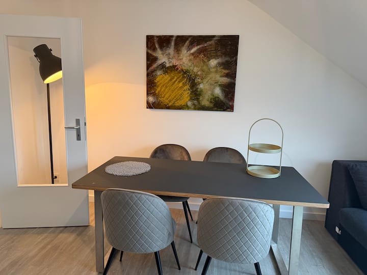 Bright & Modern, 2 Bedroom Apartment Near City - Meerbusch