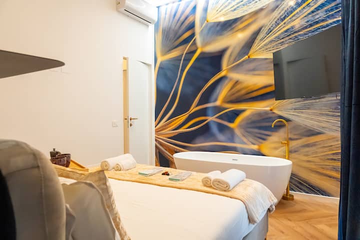 3 Suites • Freestanding Tub | Xl Luxury Apartment - Rome