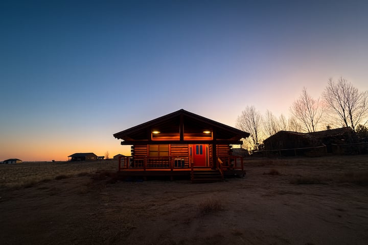 Wandering Bison Cabin - Wyoming