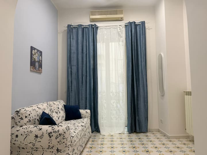 Liscio Apartment In Via Foria - Nápoles