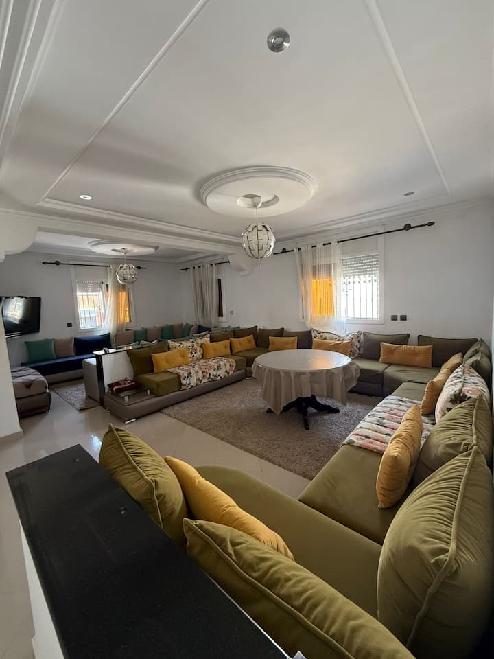 Cet Appartement Est Situé En Plein Cœur D'agadir - Agadir