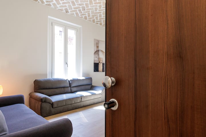 Due Appartamenti | 12 Ospiti | 2 Bagni | 4 Camere - Modena