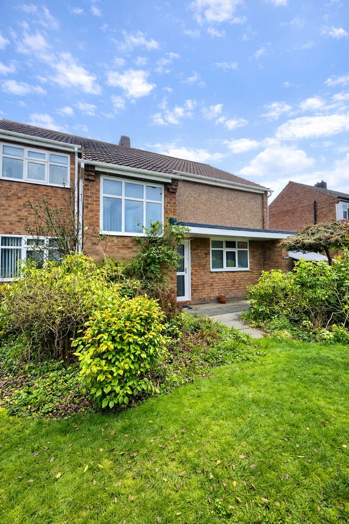 Hale Barns 3br | 5 Min To Airport | Pet-friendly - Knutsford