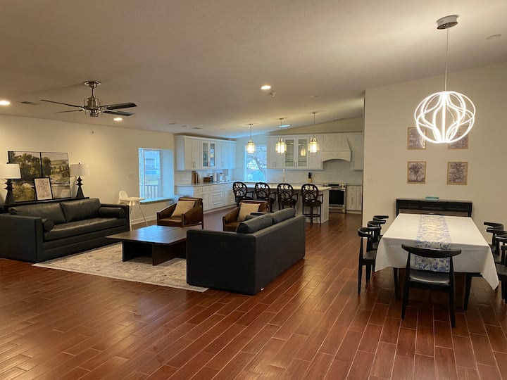 Monon Lofts Luxury 4br Owner’s Suite - Indianapolis, IN