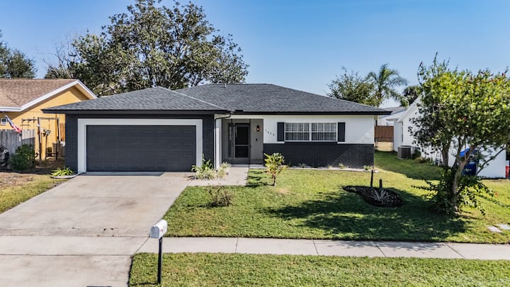 Quiet Getaway - Family & Pet Friendly Near Beaches - Palm Harbor, FL