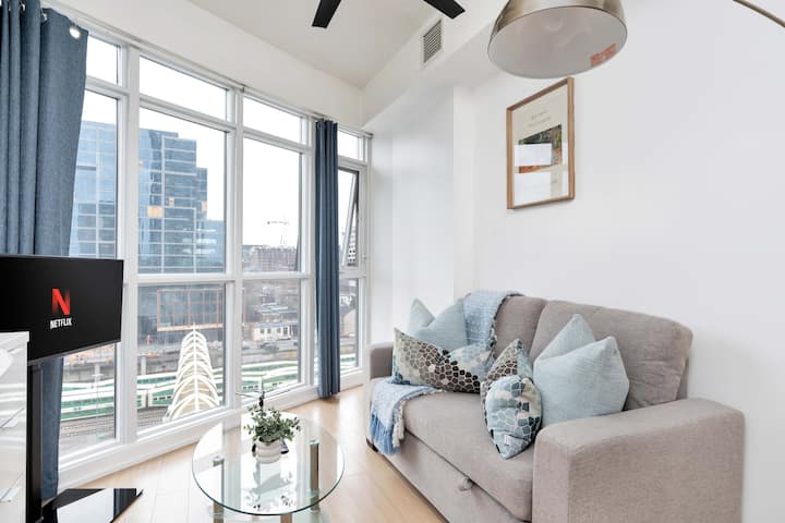 Sunny Downtown To Studio - Sleeps 3 With 55" Tv - Toronto