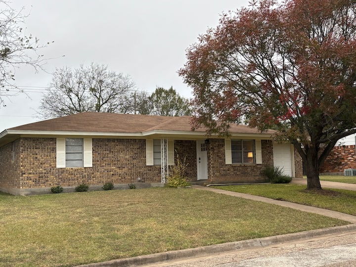 Bosque House - Clifton, TX