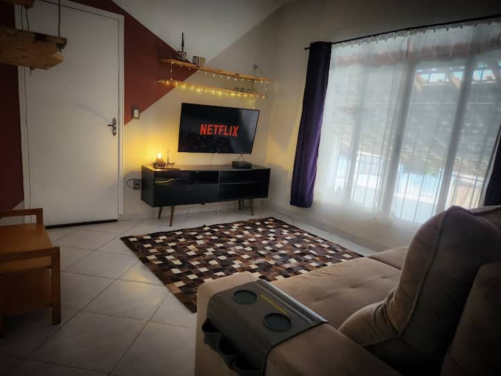 Casa Completa Bem Localizada E Super Confortável! - São José dos Campos