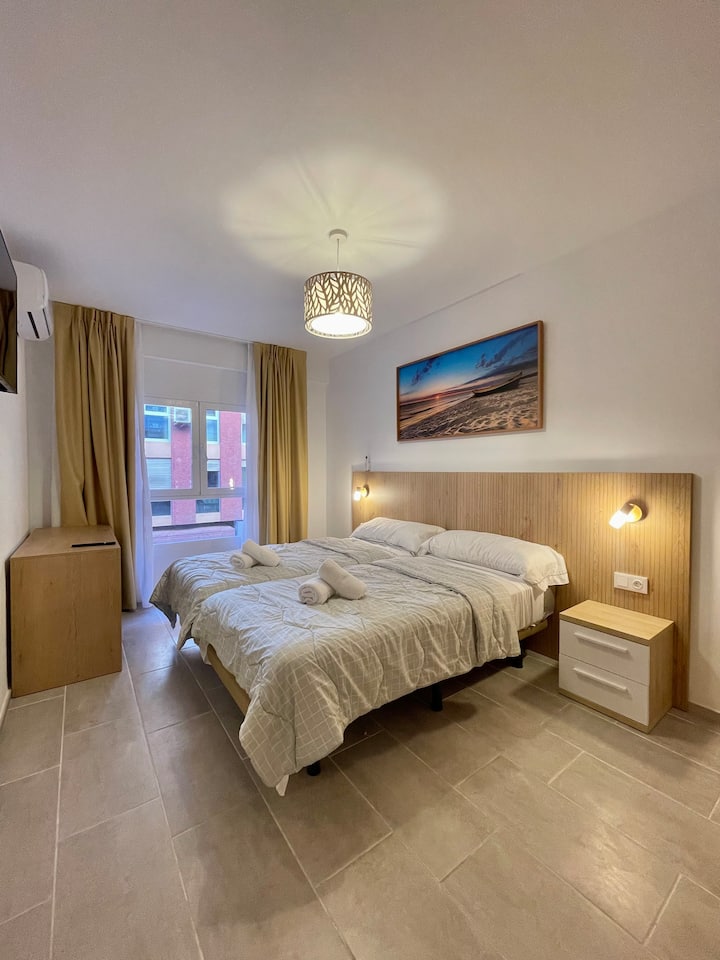 Habitación Doble Exterior - Palm Rooms Hostel - Alicante