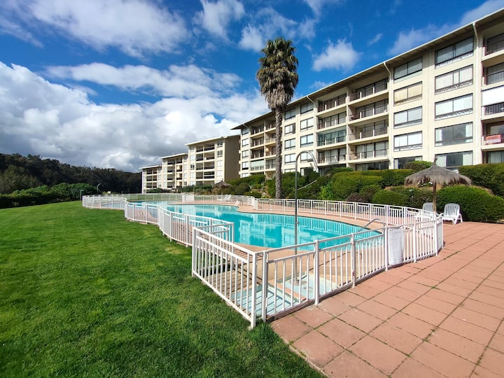 Amplio Departamento Con Vista A La Playa Y Piscina - Quintero