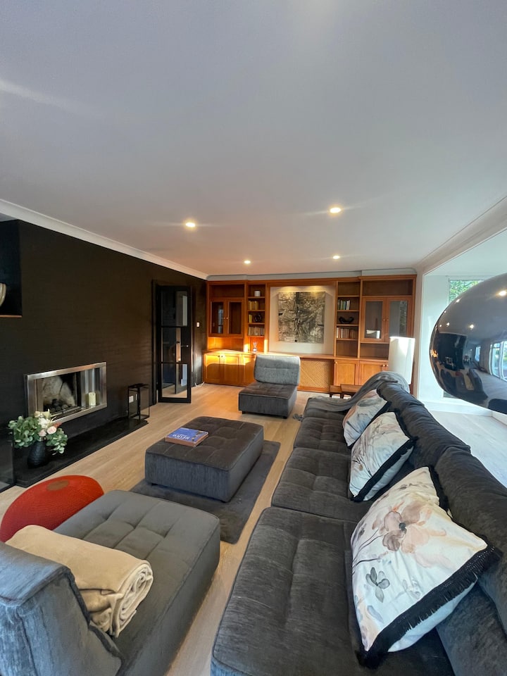 Fabulous Modern Mid-century House - Epsom