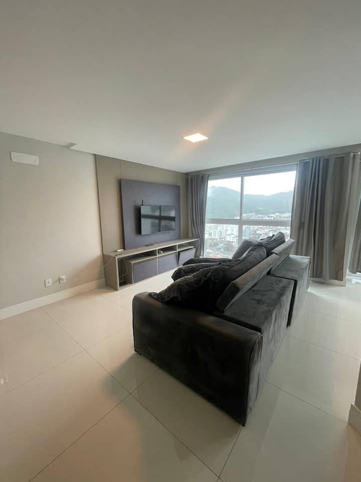 Imóvel Luxuoso Com Piscina Térmica - Balneario Camboriú