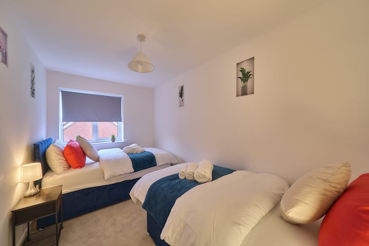 Contractors | Relocators | Family Mid Long Stay - Farnham