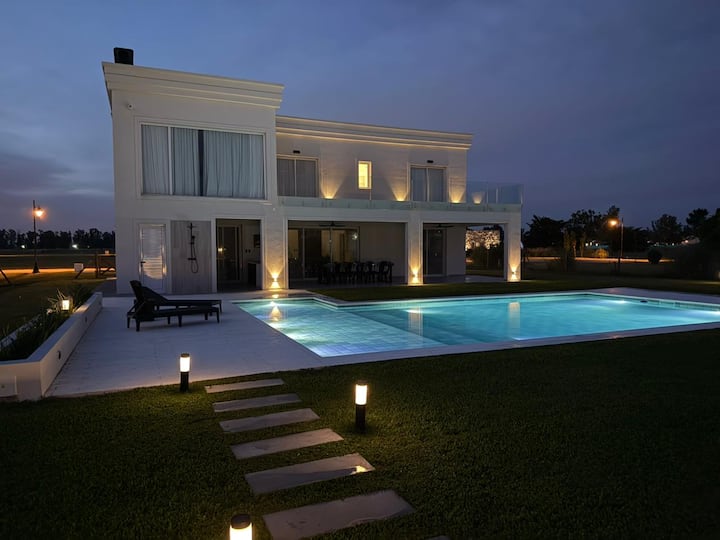 Premium Family Home · Nature · Pool · Relax - Argentina