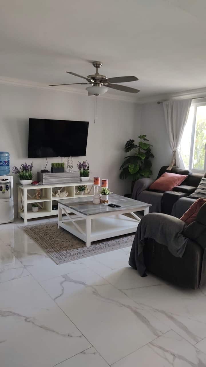 Very Close To Estadio Morelos And Plaza Walmart - Morelia