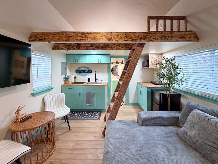 New Rustic & Modern Tiny Home - Leavenworth, WA