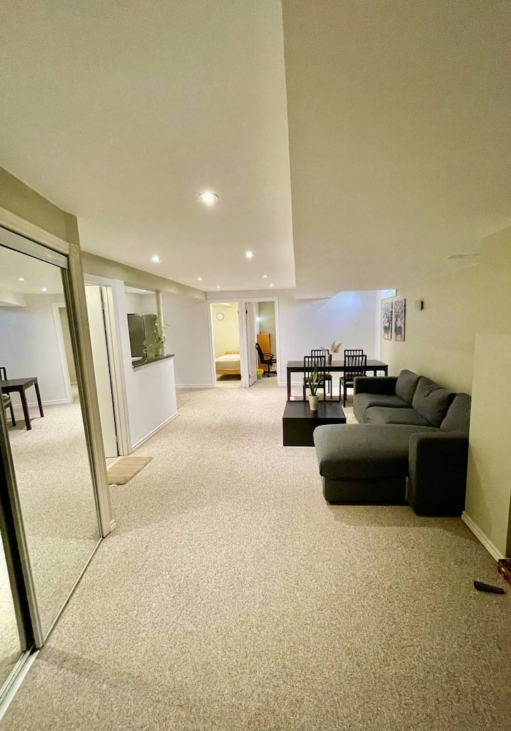 Spacious Basement Apartment - Vaughan
