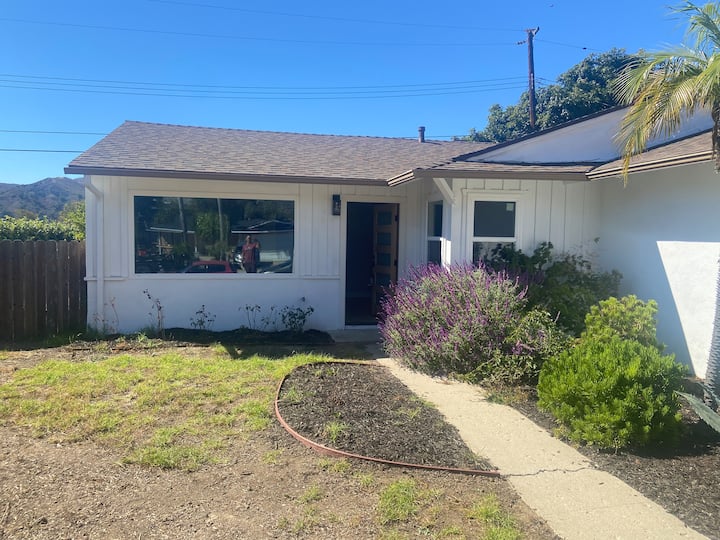 Beautiful Room In Newly Remodeled Home - Ventura, CA