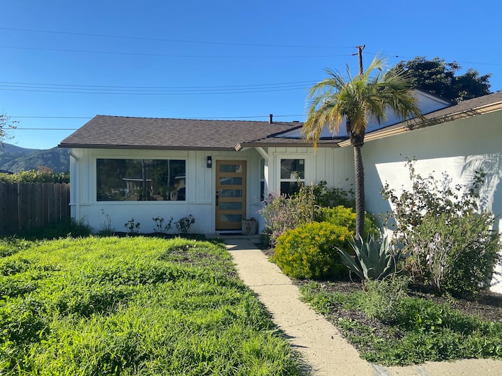 Beautiful Spacious Room With Kitchen And Backyard - Ojai, CA