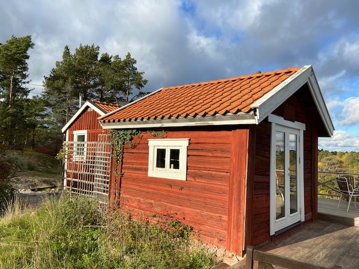 Idyllisk Skärgårdsstuga Med Milsvid Havsutsikt - Saltsjöbaden