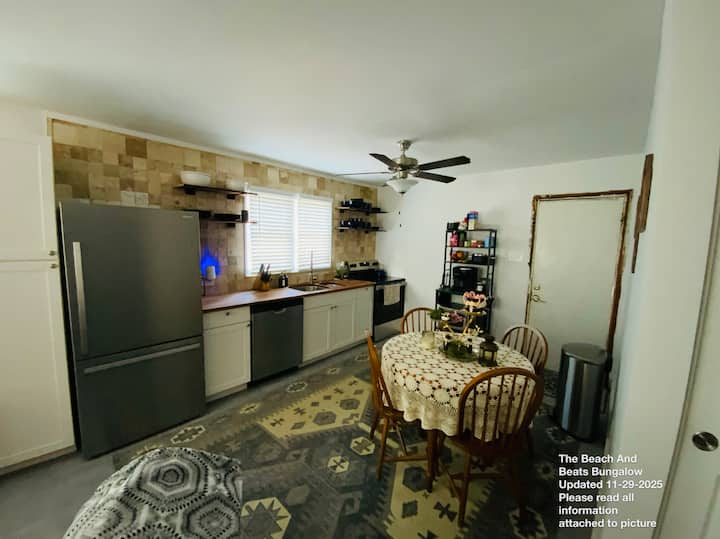 Beach And Beats Bungalow - Gulfport, MS