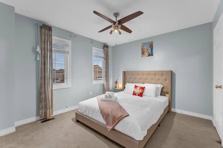 Spacious 5br Home • Brampton • Treadmill - Brampton