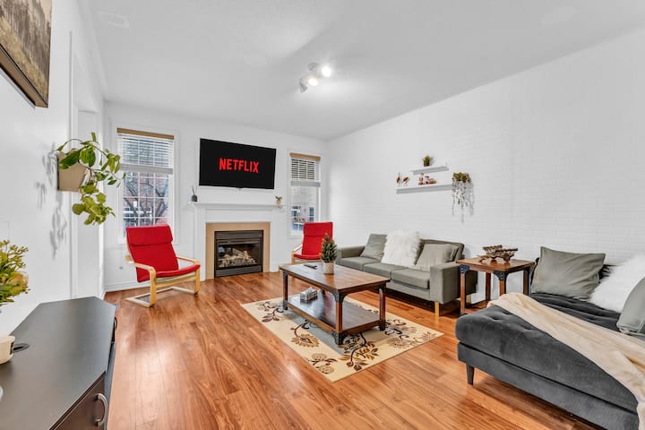 Warm 4br · Winter Getaway · Treadmill · Brampton - Brampton