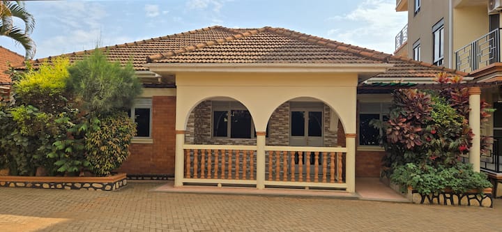 Epic Residences - 캄팔라