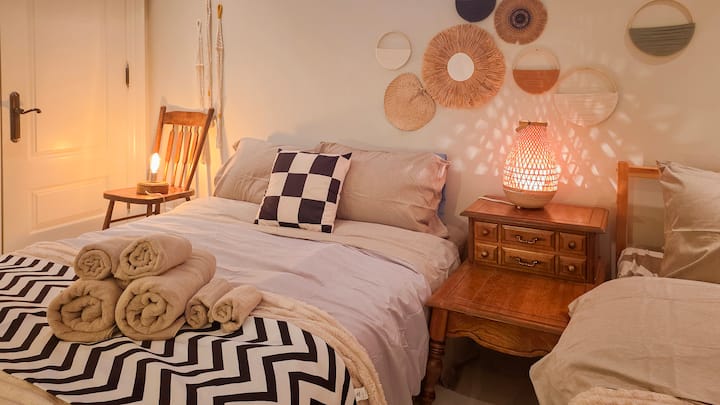 Cozy 2br Basement With Fireplace & Backyard - 