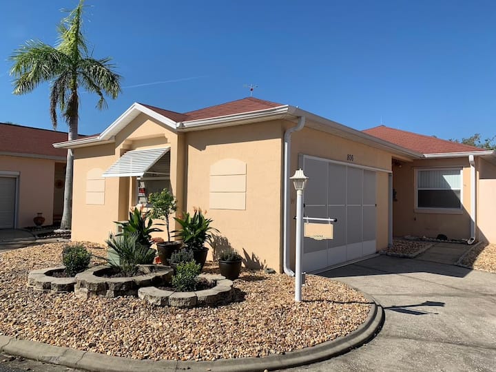 The Villages Courtyard Villa Near Spanish Springs - The Villages, FL