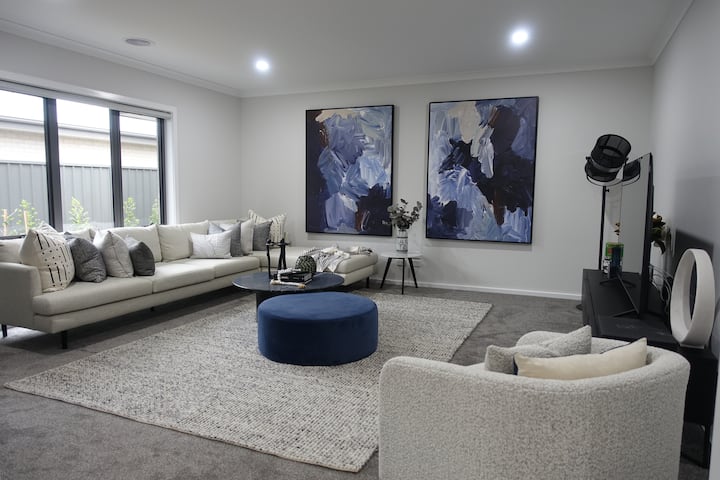3-bedroom Home | Flexible Beds | North Shepparton - Shepparton