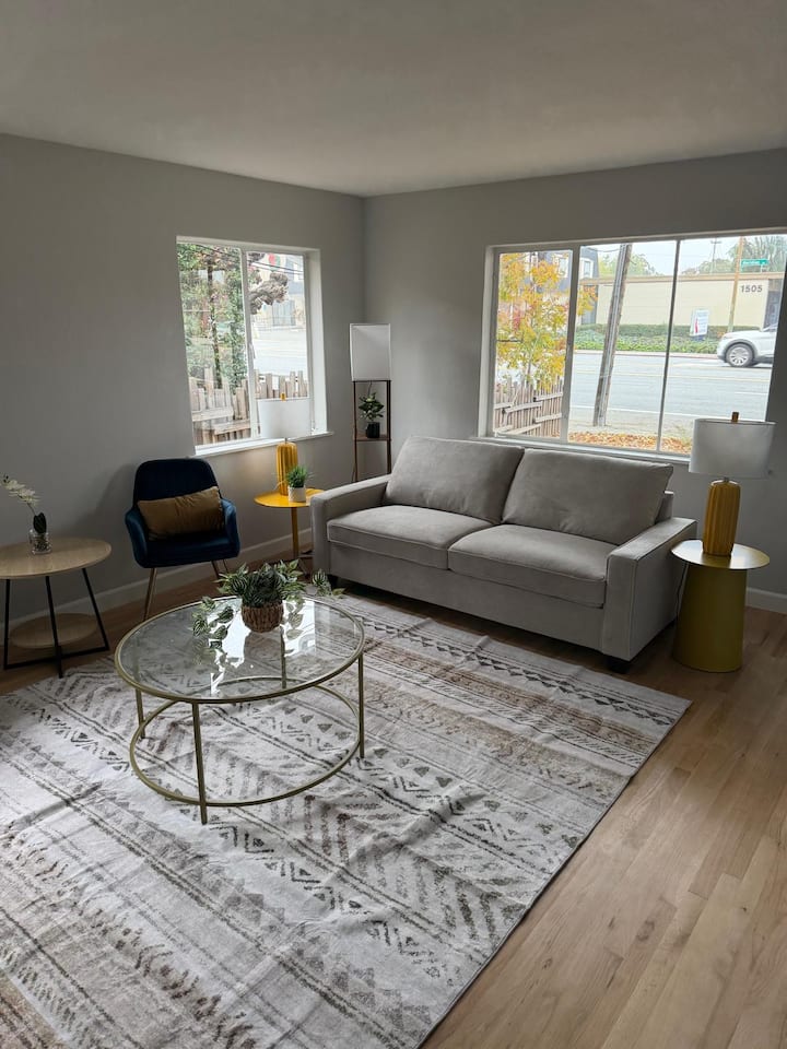 Cozy Home Near Airport With Backyard And Parking - Los Gatos, CA