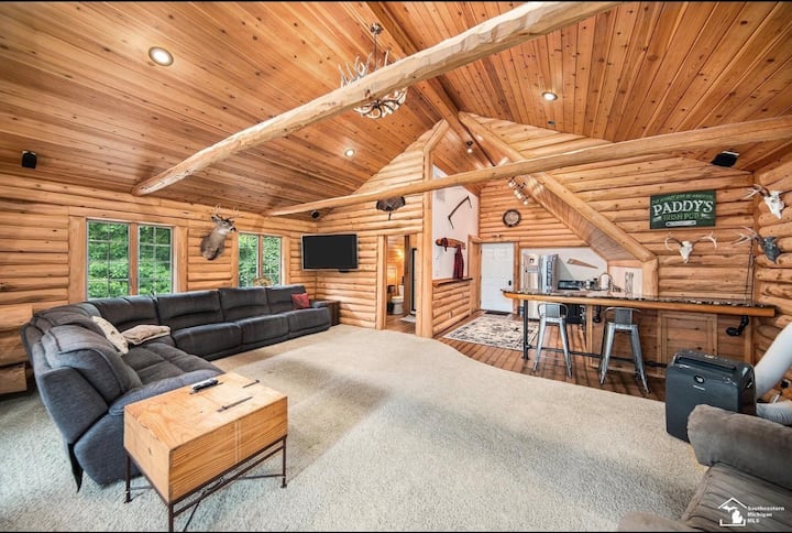 Oasis In The Woods. - Dundee, MI