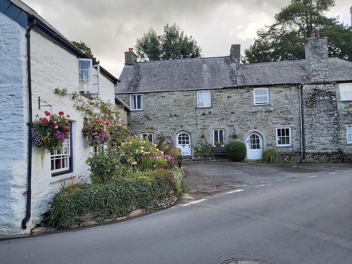 The Cottage: 2 Lady Modyford Hall - Tavistock