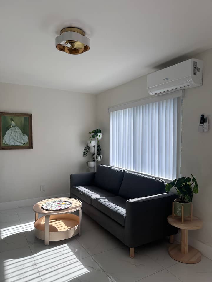 Nostalgic Modern 2br Ftl Stay Near Las Olas - Fort Lauderdale