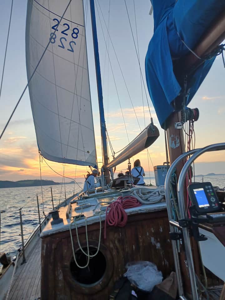 ヨット体験も天候次第ではありますができますよ！ - 唐津市