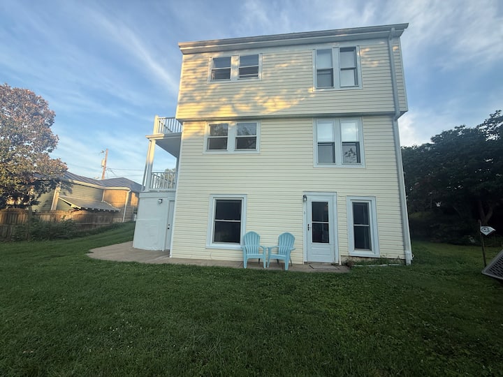 Downtown Fredericksburg Neighborhood Apartment - Fredericksburg, VA