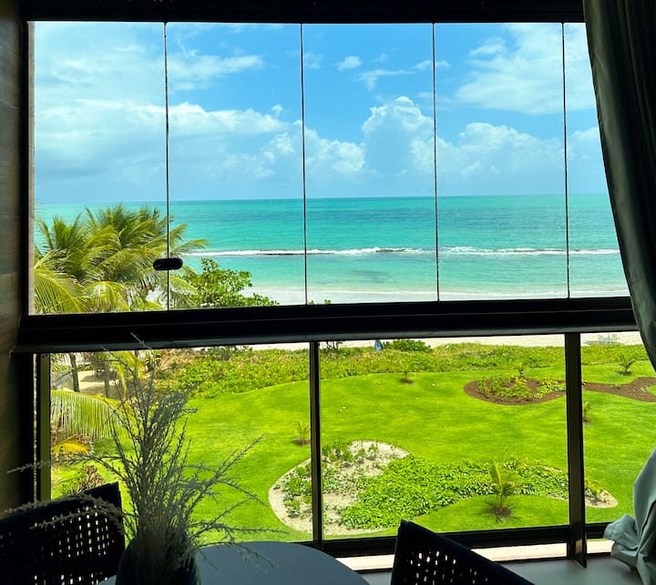 Blue Flat Walking To The Sea - Brazilië