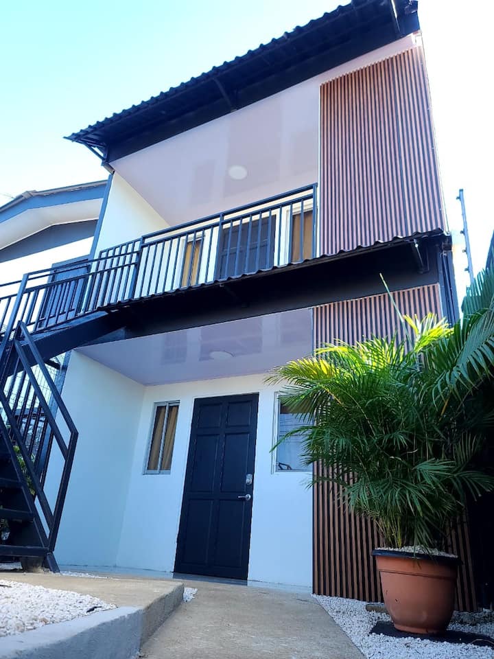 Modern Airport Stay – 5 Minutes Away - Alajuela