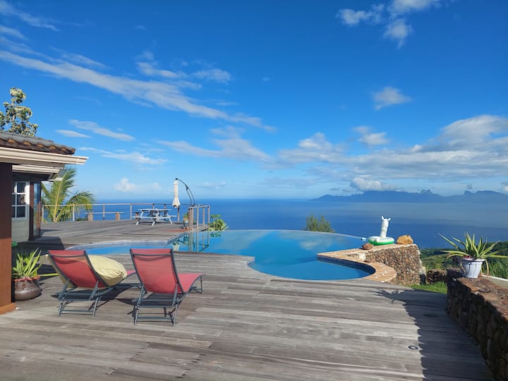 Maison Type Chalet En Montagne Avec Vue Sur Moorea - Tahiti
