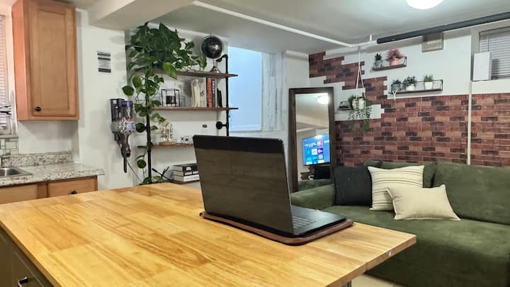 Private Vintage Up To 4 Backyard |25 Min To Nyc Nj - North Bergen, NJ