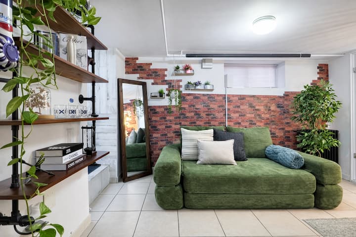 Private Suite •Kitchen & Bath •25 Min To Manhattan - West New York, NJ