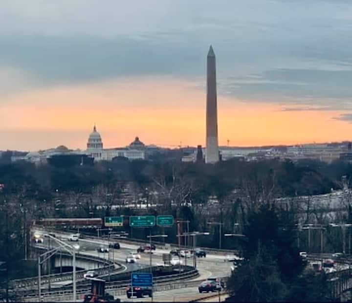 Cozy 1br Steps From Rosslyn Metro - Arlington, VA